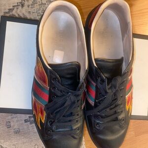 Gucci | Shoes | Gucci Ace Flame Black Leather Sneakers Mens Size 1 ...